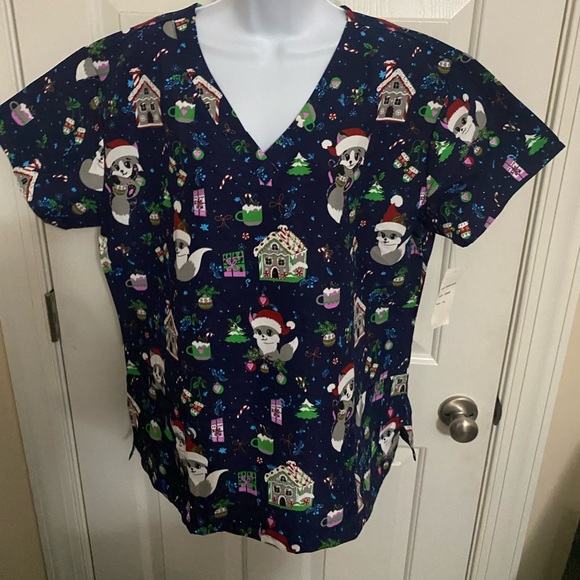 Gabby Brooke | Tops | Scrubs Top Gabby Brooke Hot Choc Mug Foxes ...